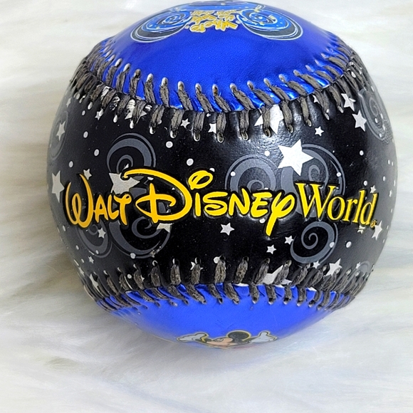 Disney | Other | 205 Walt Disney World Collectable Beisball Ball Royal ...